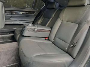 Black BMW 750 2010 in Vilnius, with an engine capacity of 4.40 L and mileage of 246 thousand km for 6300 €, photo 29 on AUTOMOTO.COM.LV