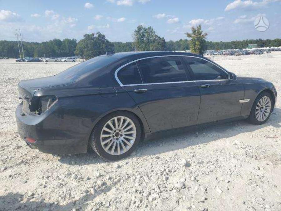 Black BMW 750 2011 in Kaunas, with an engine capacity of 4.40 L and mileage of 101 thousand km for 4300 €, photo 2 on AUTOMOTO.COM.LV