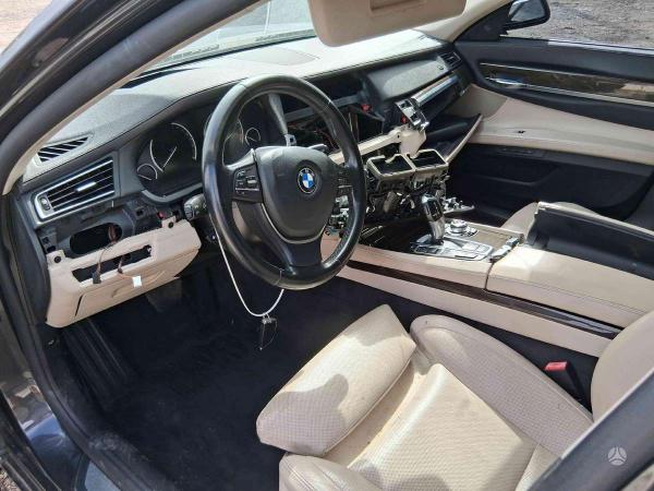 Melns BMW 750 2011 Kauņa, ar dzinēja tilpumu 4.40 L un nobraukumu 101 tūkst. km par 4300 €, foto 10 vietnē AUTOMOTO.COM.LV