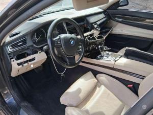 Black BMW 750 2011 in Kaunas, with an engine capacity of 4.40 L and mileage of 101 thousand km for 4300 €, photo 10 on AUTOMOTO.COM.LV