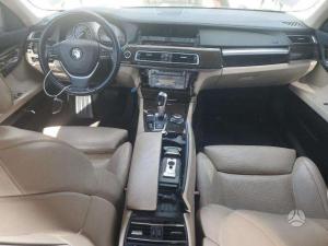 Black BMW 750 2011 in Kaunas, with an engine capacity of 4.40 L and mileage of 101 thousand km for 4300 €, photo 12 on AUTOMOTO.COM.LV