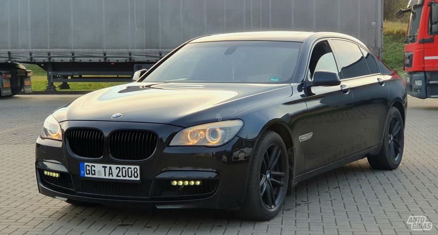 Melns BMW 750 2011 Viļņa, ar dzinēja tilpumu 4.40 L un nobraukumu 250 tūkst. km par 5900 €, foto 1 vietnē AUTOMOTO.COM.LV
