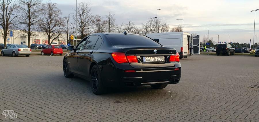 Melns BMW 750 2011 Viļņa, ar dzinēja tilpumu 4.40 L un nobraukumu 250 tūkst. km par 5900 €, foto 2 vietnē AUTOMOTO.COM.LV