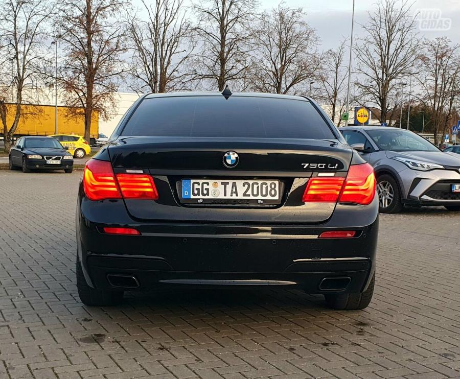 Melns BMW 750 2011 Viļņa, ar dzinēja tilpumu 4.40 L un nobraukumu 250 tūkst. km par 5900 €, foto 3 vietnē AUTOMOTO.COM.LV