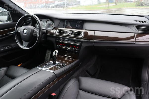 Melns BMW 750 2011 Rīga, ar dzinēja tilpumu 4.40 L un nobraukumu 175 tūkst. km par 14900 €, foto 10 vietnē AUTOMOTO.COM.LV