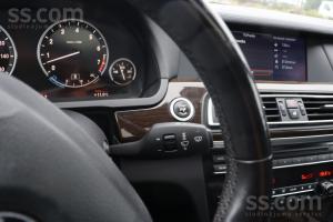 Melns BMW 750 2011 Rīga, ar dzinēja tilpumu 4.40 L un nobraukumu 175 tūkst. km par 14900 €, foto 17 vietnē AUTOMOTO.COM.LV