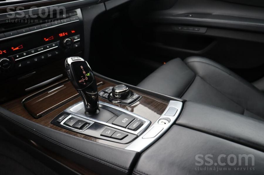 Melns BMW 750 2011 Rīga, ar dzinēja tilpumu 4.40 L un nobraukumu 175 tūkst. km par 14900 €, foto 22 vietnē AUTOMOTO.COM.LV