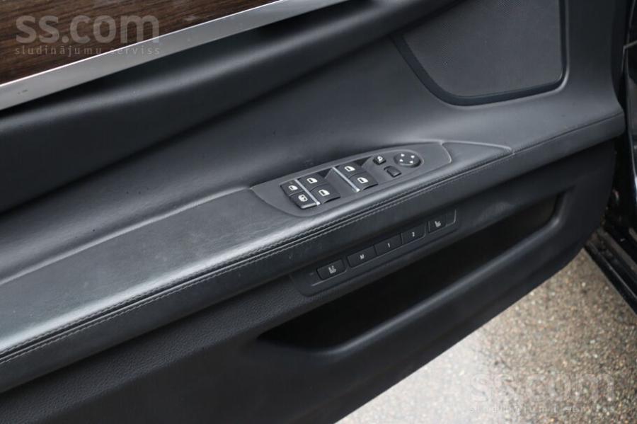 Melns BMW 750 2011 Rīga, ar dzinēja tilpumu 4.40 L un nobraukumu 175 tūkst. km par 14900 €, foto 23 vietnē AUTOMOTO.COM.LV