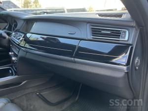 Melns BMW 750 2012 Rēzekne, ar dzinēja tilpumu 3.00 L un nobraukumu 225 tūkst. km par 17100 €, foto 24 vietnē AUTOMOTO.COM.LV