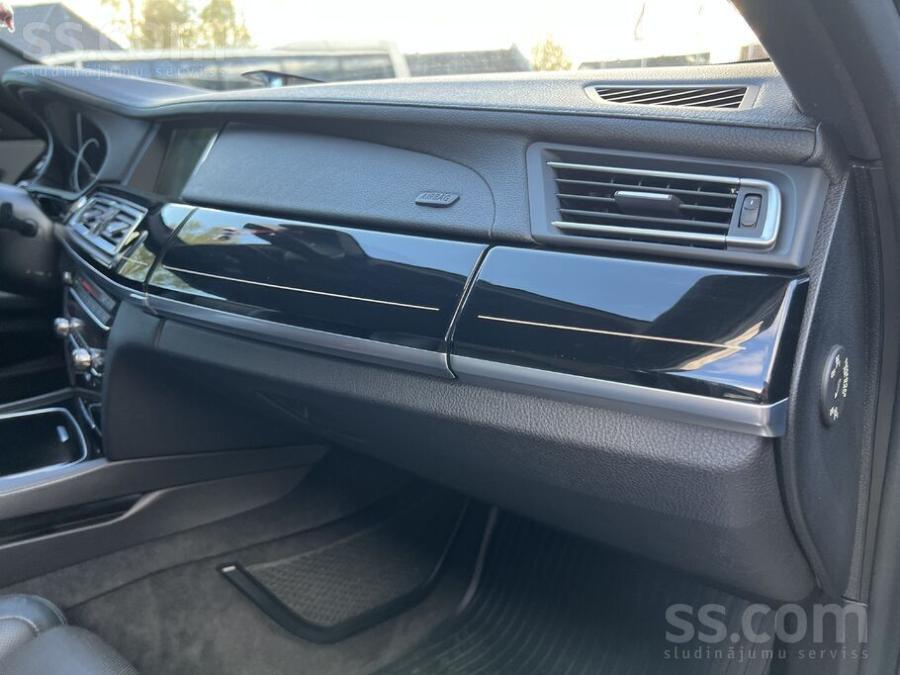 Melns BMW 750 2012 Rēzekne, ar dzinēja tilpumu 3.00 L un nobraukumu 225 tūkst. km par 17100 €, foto 24 vietnē AUTOMOTO.COM.LV