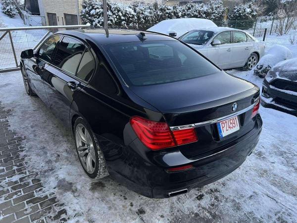 Melns BMW 750 2012 Kauņa, ar dzinēja tilpumu 4.40 L un nobraukumu 205 tūkst. km par 7000 €, foto 6 vietnē AUTOMOTO.COM.LV