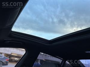 Black BMW 750 2012 in Riga, with an engine capacity of 3.00 L and mileage of 225 thousand km for 14500 €, photo 12 on AUTOMOTO.COM.LV