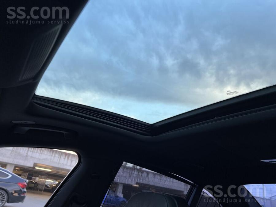 Black BMW 750 2012 in Riga, with an engine capacity of 3.00 L and mileage of 225 thousand km for 14500 €, photo 12 on AUTOMOTO.COM.LV