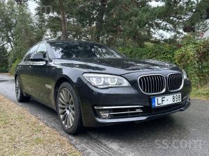 Melns BMW 750 2012 Jūrmala, ar dzinēja tilpumu 3.00 L un nobraukumu 201 tūkst. km par 13000 €, foto 3 vietnē AUTOMOTO.COM.LV