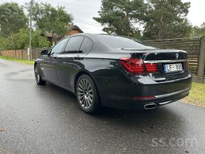 Melns BMW 750 2012 Jūrmala, ar dzinēja tilpumu 3.00 L un nobraukumu 201 tūkst. km par 13000 €, foto 5 vietnē AUTOMOTO.COM.LV