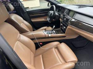Melns BMW 750 2012 Jūrmala, ar dzinēja tilpumu 3.00 L un nobraukumu 201 tūkst. km par 13000 €, foto 8 vietnē AUTOMOTO.COM.LV