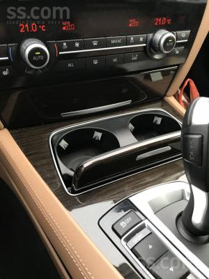 Melns BMW 750 2012 Jūrmala, ar dzinēja tilpumu 3.00 L un nobraukumu 201 tūkst. km par 13000 €, foto 9 vietnē AUTOMOTO.COM.LV