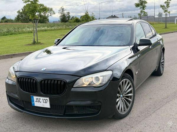 Black BMW 750 2012 in Siauliai, with an engine capacity of 4.40 L and mileage of 247 thousand km for 6300 €, photo 1 on AUTOMOTO.COM.LV