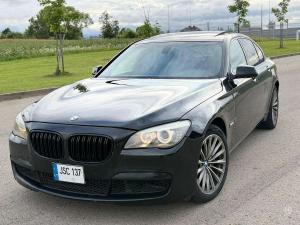 Melns BMW 750 2012 Šauļi, ar dzinēja tilpumu 4.40 L un nobraukumu 247 tūkst. km par 6300 €, foto  vietnē AUTOMOTO.COM.LV