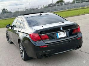 Melns BMW 750 2012 Šauļi, ar dzinēja tilpumu 4.40 L un nobraukumu 247 tūkst. km par 6300 €, foto 6 vietnē AUTOMOTO.COM.LV