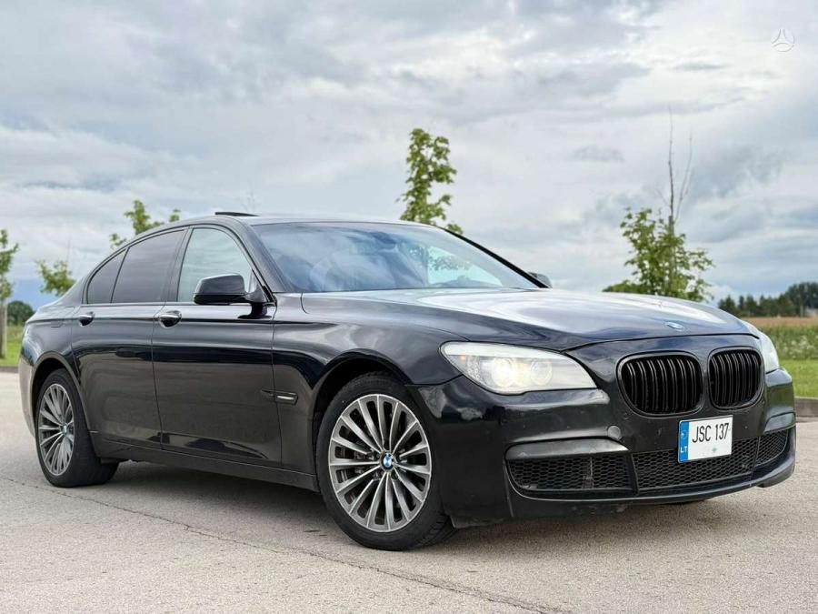 Melns BMW 750 2012 Šauļi, ar dzinēja tilpumu 4.40 L un nobraukumu 247 tūkst. km par 6300 €, foto 14 vietnē AUTOMOTO.COM.LV