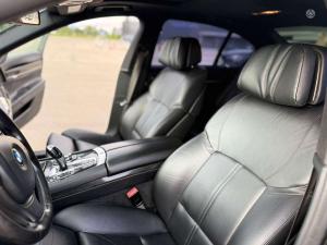 Melns BMW 750 2012 Šauļi, ar dzinēja tilpumu 4.40 L un nobraukumu 247 tūkst. km par 6300 €, foto 16 vietnē AUTOMOTO.COM.LV