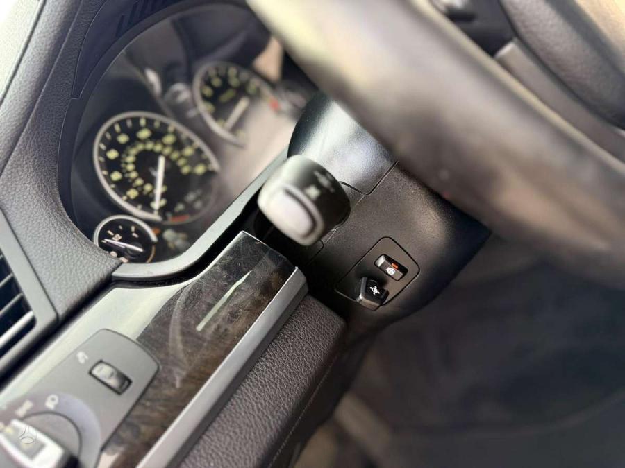Melns BMW 750 2012 Šauļi, ar dzinēja tilpumu 4.40 L un nobraukumu 247 tūkst. km par 6300 €, foto 19 vietnē AUTOMOTO.COM.LV