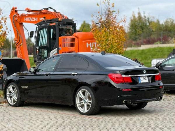 Black BMW 750 2012 in Klaipeda, with an engine capacity of 4.40 L and mileage of 248 thousand km for 4000 €, photo 6 on AUTOMOTO.COM.LV