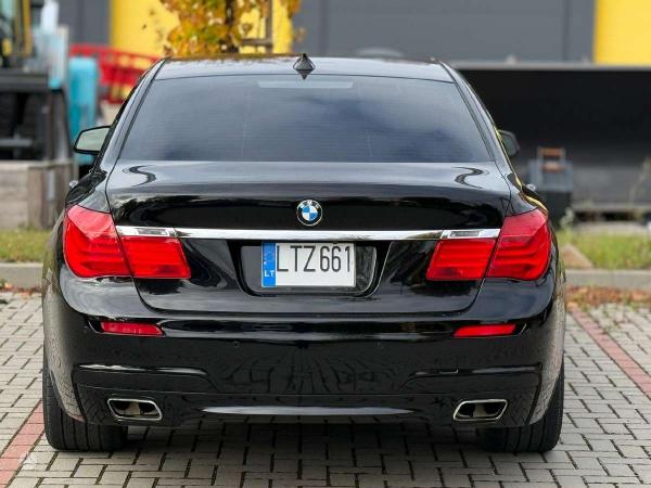 Black BMW 750 2012 in Klaipeda, with an engine capacity of 4.40 L and mileage of 248 thousand km for 4000 €, photo 7 on AUTOMOTO.COM.LV