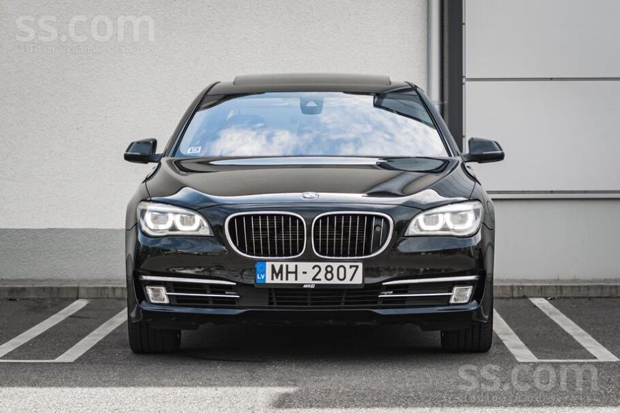 Melns BMW 750 2013 Rīga, ar dzinēja tilpumu 3.00 L un nobraukumu 0 tūkst. km par 35000 €, foto 3 vietnē AUTOMOTO.COM.LV