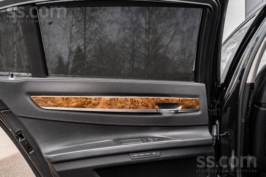 Melns BMW 750 2013 Rīga, ar dzinēja tilpumu 3.00 L un nobraukumu 0 tūkst. km par 35000 €, foto 13 vietnē AUTOMOTO.COM.LV