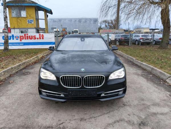 Melns BMW 750 2013 Marijampole, ar dzinēja tilpumu 2.99 L un nobraukumu 132 tūkst. km par 17950 €, foto 2 vietnē AUTOMOTO.COM.LV