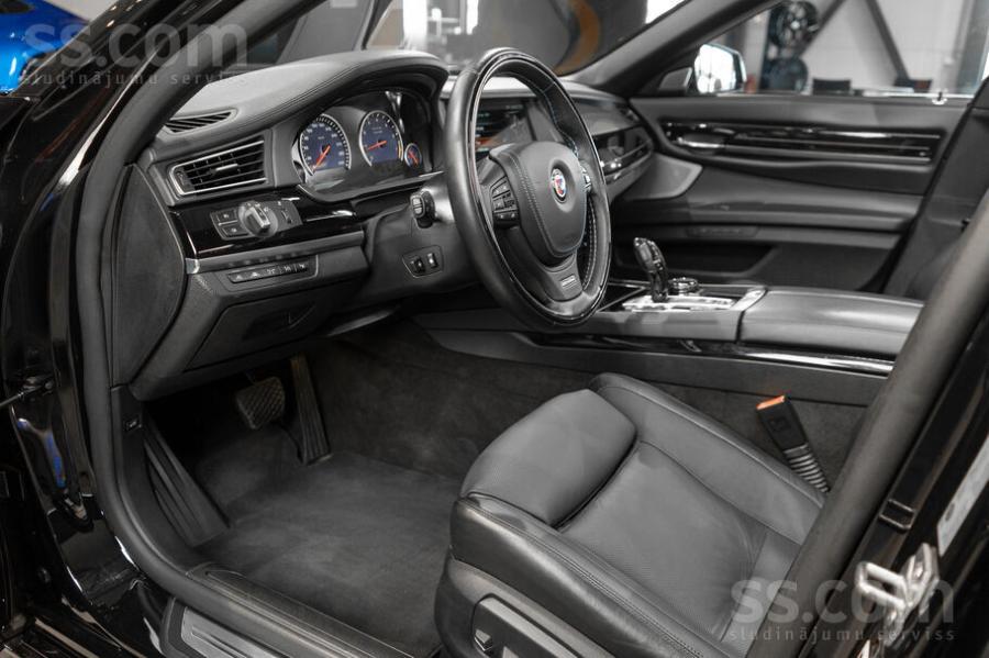 Melns BMW 750 2013 Rīga, ar dzinēja tilpumu 4.40 L un nobraukumu 210 tūkst. km par 33000 €, foto 10 vietnē AUTOMOTO.COM.LV