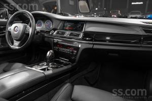 Melns BMW 750 2013 Rīga, ar dzinēja tilpumu 4.40 L un nobraukumu 210 tūkst. km par 33000 €, foto 13 vietnē AUTOMOTO.COM.LV