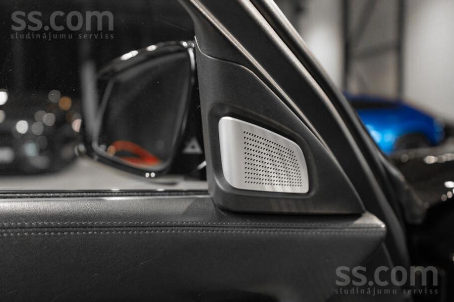 Melns BMW 750 2013 Rīga, ar dzinēja tilpumu 4.40 L un nobraukumu 210 tūkst. km par 33000 €, foto 16 vietnē AUTOMOTO.COM.LV