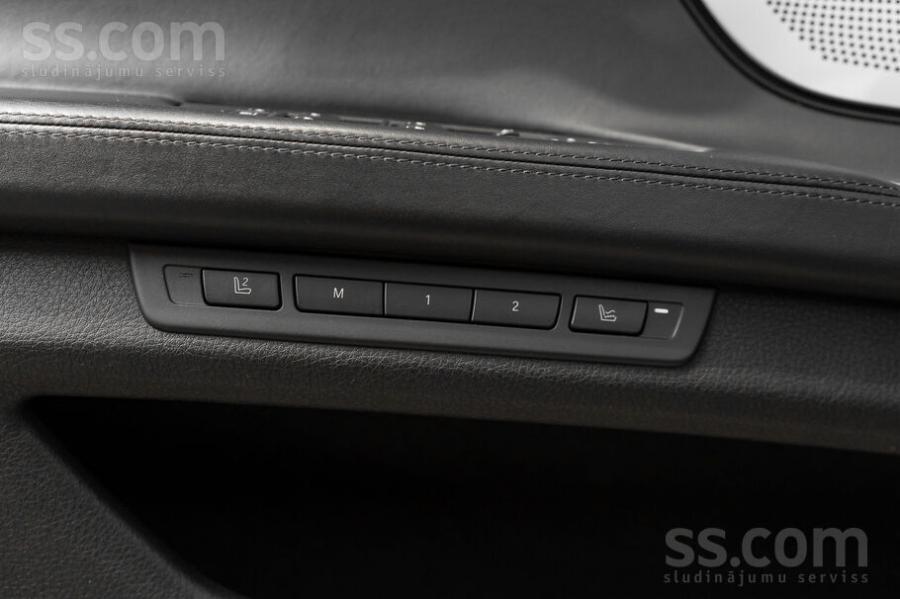 Melns BMW 750 2013 Rīga, ar dzinēja tilpumu 4.40 L un nobraukumu 210 tūkst. km par 33000 €, foto 17 vietnē AUTOMOTO.COM.LV