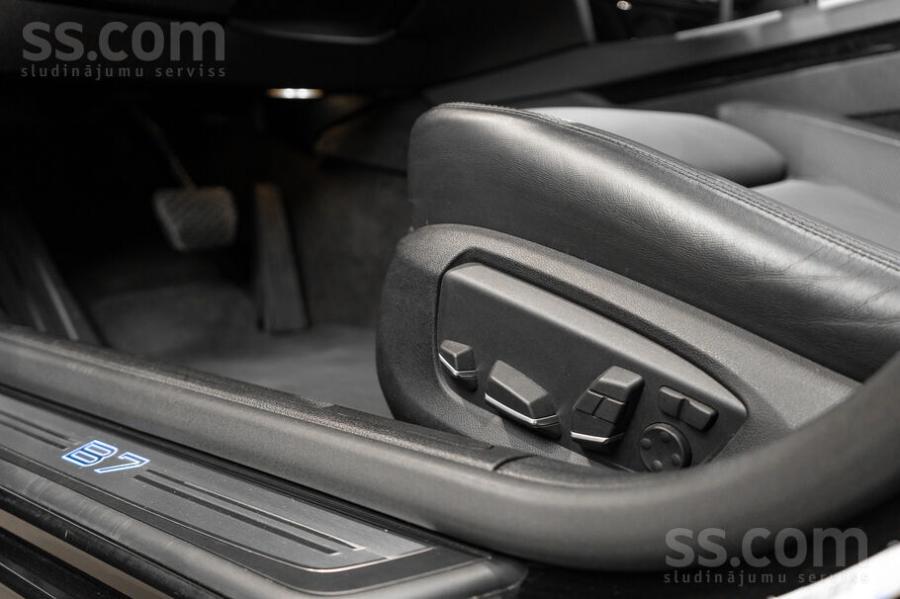 Melns BMW 750 2013 Rīga, ar dzinēja tilpumu 4.40 L un nobraukumu 210 tūkst. km par 33000 €, foto 18 vietnē AUTOMOTO.COM.LV