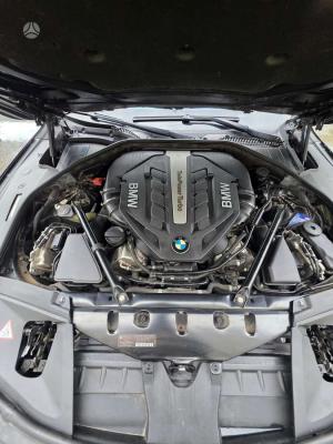 Melns BMW 750 2013 Skuodas, ar dzinēja tilpumu 4.40 L un nobraukumu 213 tūkst. km par 23900 €, foto 7 vietnē AUTOMOTO.COM.LV
