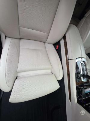 Melns BMW 750 2013 Skuodas, ar dzinēja tilpumu 4.40 L un nobraukumu 213 tūkst. km par 23900 €, foto 12 vietnē AUTOMOTO.COM.LV