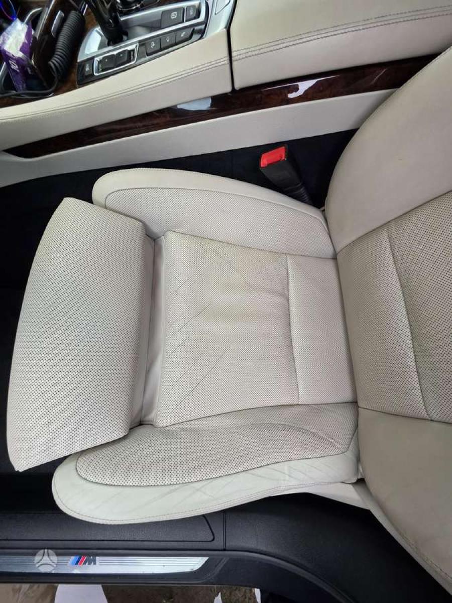 Melns BMW 750 2013 Skuodas, ar dzinēja tilpumu 4.40 L un nobraukumu 213 tūkst. km par 23900 €, foto 16 vietnē AUTOMOTO.COM.LV