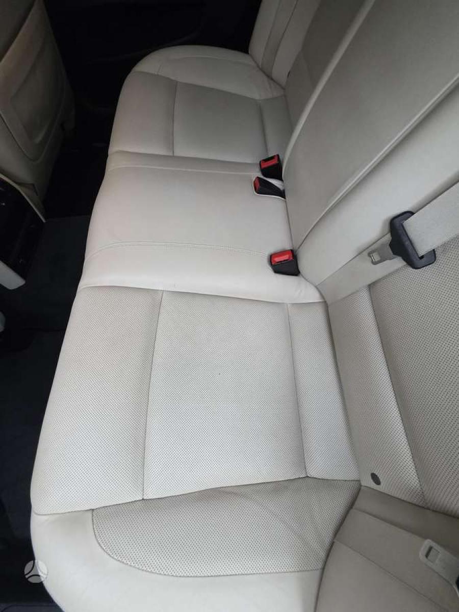 Melns BMW 750 2013 Skuodas, ar dzinēja tilpumu 4.40 L un nobraukumu 213 tūkst. km par 23900 €, foto 18 vietnē AUTOMOTO.COM.LV