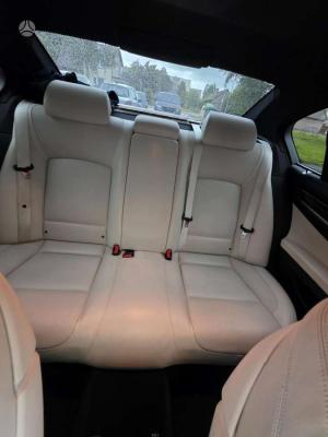 Melns BMW 750 2013 Skuodas, ar dzinēja tilpumu 4.40 L un nobraukumu 213 tūkst. km par 23900 €, foto 20 vietnē AUTOMOTO.COM.LV