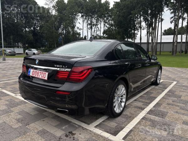Melns BMW 750 2013 Rīga, ar dzinēja tilpumu 4.40 L un nobraukumu 201 tūkst. km par 7850 €, foto 4 vietnē AUTOMOTO.COM.LV
