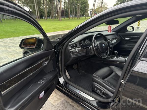 Melns BMW 750 2013 Rīga, ar dzinēja tilpumu 4.40 L un nobraukumu 201 tūkst. km par 7850 €, foto 9 vietnē AUTOMOTO.COM.LV