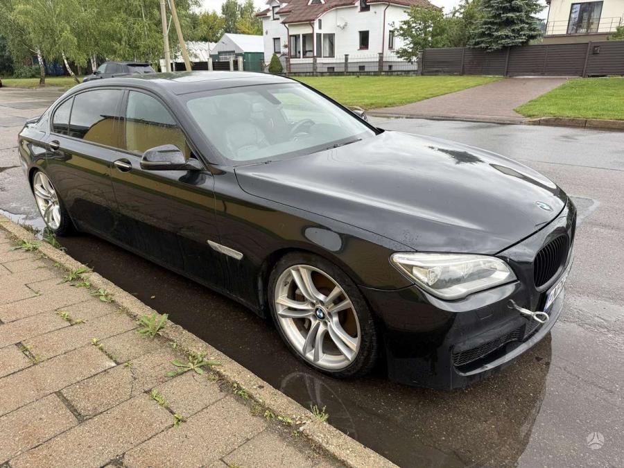Черный БМВ 750 2013 в Вильнюс, объемом двигателя 4.40 л и пробегом 195 тыс. км за 4200 €, фото 4 на AUTOMOTO.COM.LV