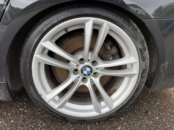 Black BMW 750 2013 in Vilnius, with an engine capacity of 4.40 L and mileage of 195 thousand km for 4200 €, photo 10 on AUTOMOTO.COM.LV