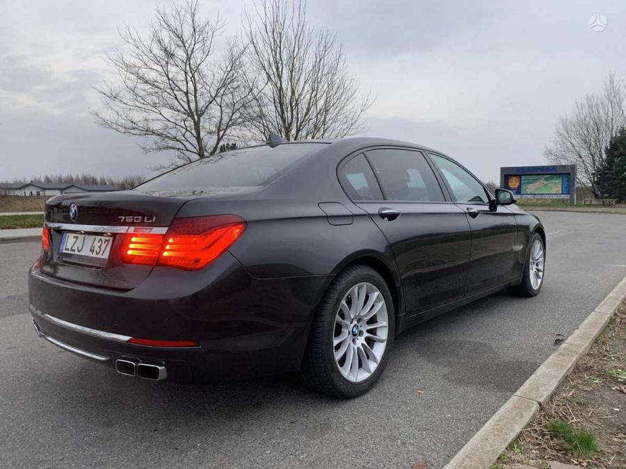 Melns BMW 750 2014 Klaipėda, ar dzinēja tilpumu 4.40 L un nobraukumu 170 tūkst. km par 13000 €, foto 10 vietnē AUTOMOTO.COM.LV