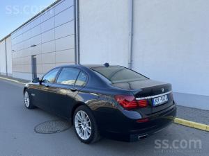 Melns BMW 750 2014 Rīga, ar dzinēja tilpumu 4.40 L un nobraukumu 180 tūkst. km par 12700 €, foto 4 vietnē AUTOMOTO.COM.LV