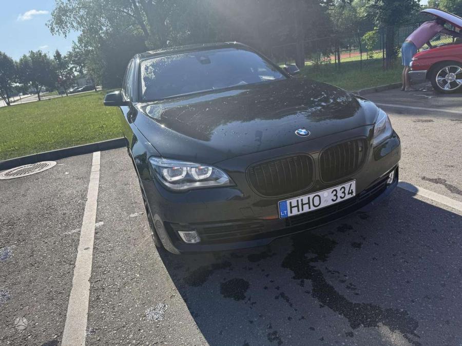 Melns BMW 750 2014 Klaipėda, ar dzinēja tilpumu 2.99 L un nobraukumu 200 tūkst. km par 22000 €, foto 4 vietnē AUTOMOTO.COM.LV