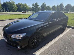 Melns BMW 750 2014 Klaipėda, ar dzinēja tilpumu 2.99 L un nobraukumu 200 tūkst. km par 22000 €, foto 5 vietnē AUTOMOTO.COM.LV